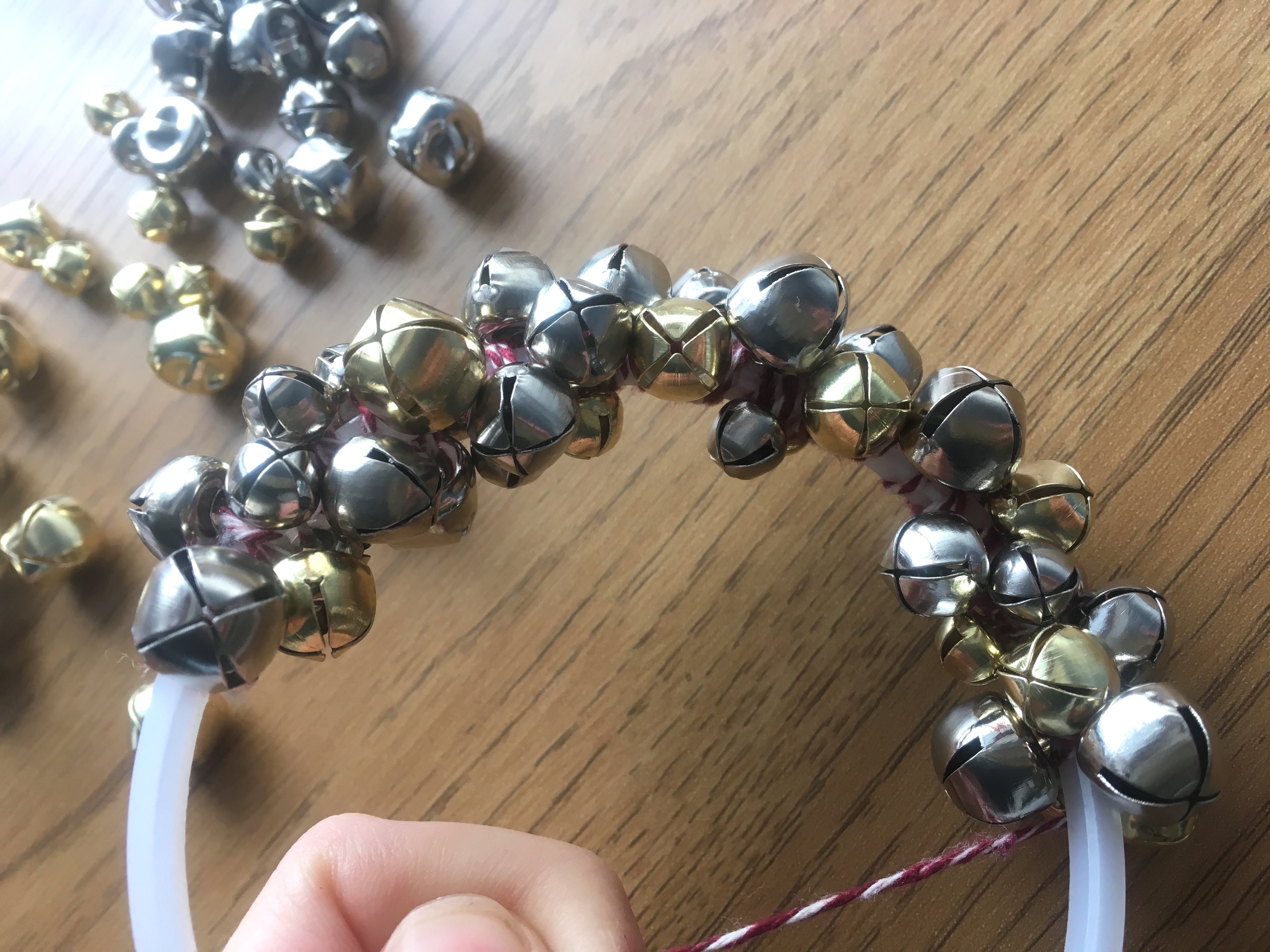 DIY Jingle Bell Christmas Wreath – I Heart Maggie