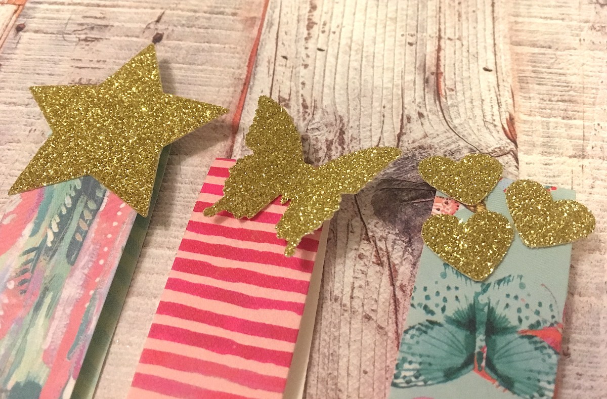 DIY Magnetic Bookmarks – I Heart Maggie