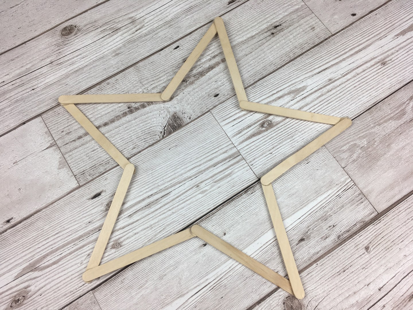 DIY Hanging Star Tutorial – I Heart Maggie