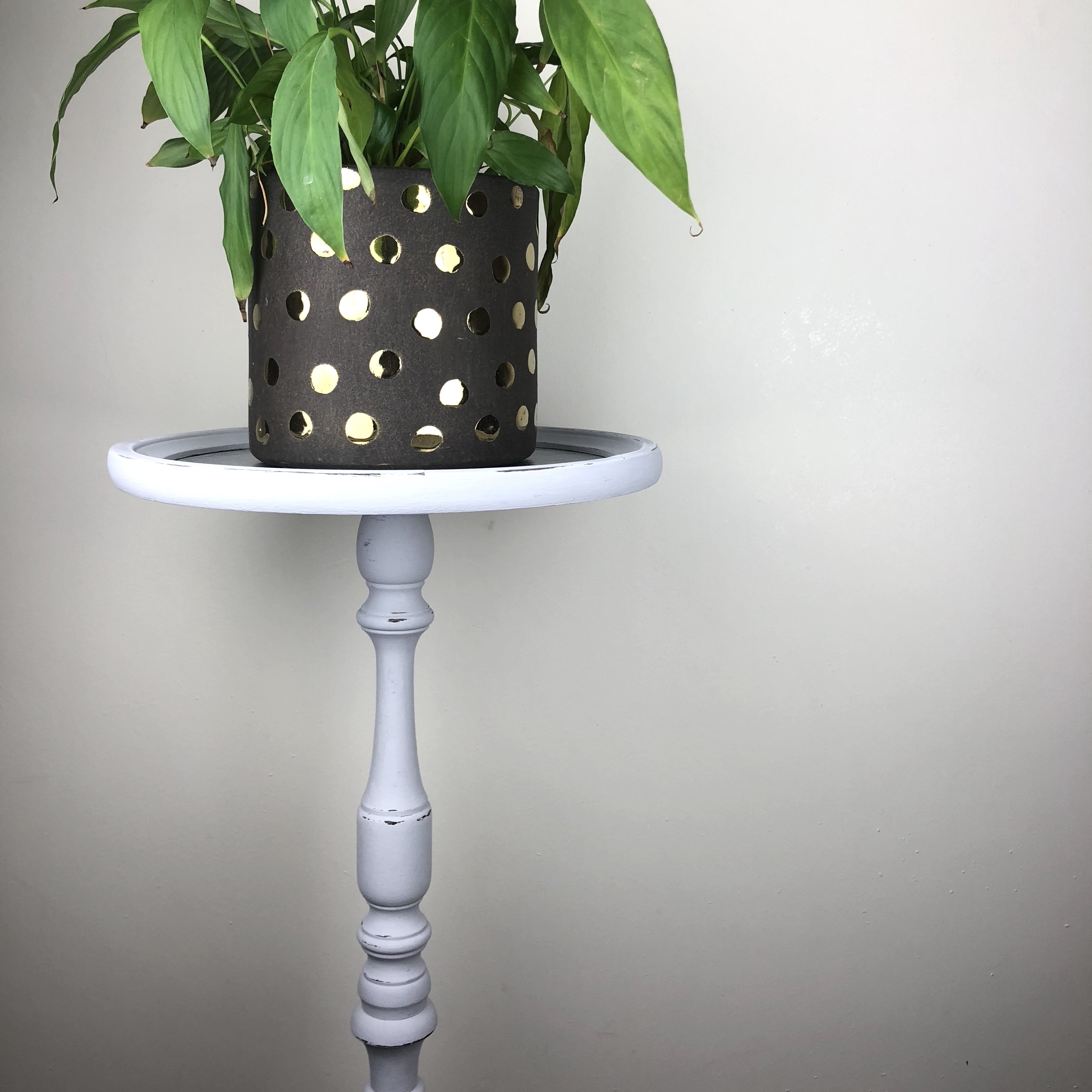 How to Upcycle Furniture with Chalk Paint – I Heart Maggie