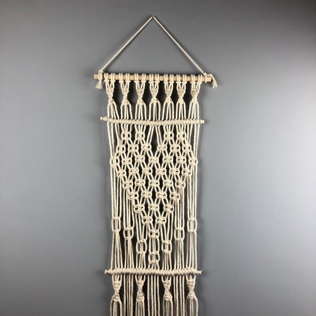 Macrame Heart Wall Hanging Tutorial – I Heart Maggie