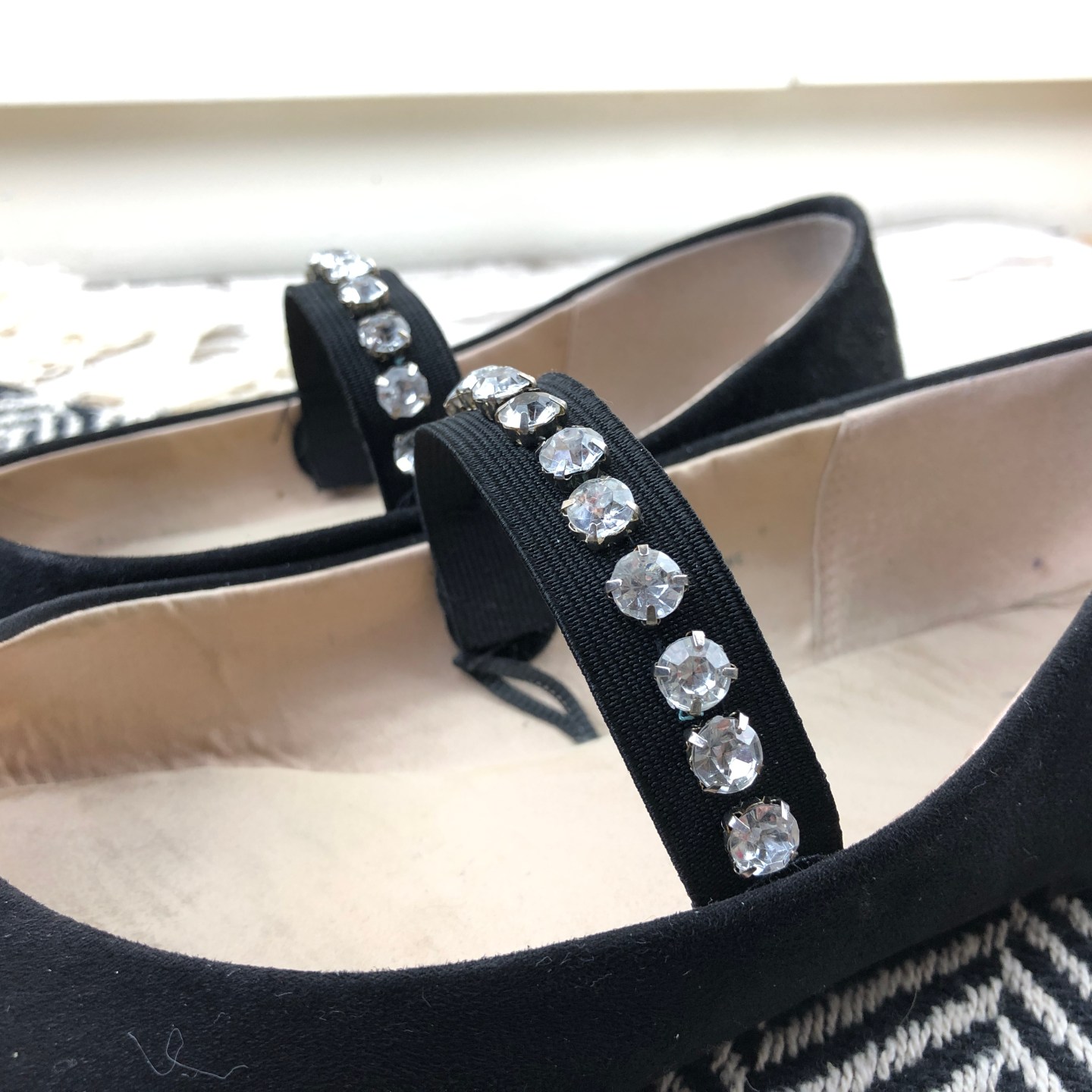 Decorative & Removable Jewelled Shoe DIY – I Heart Maggie